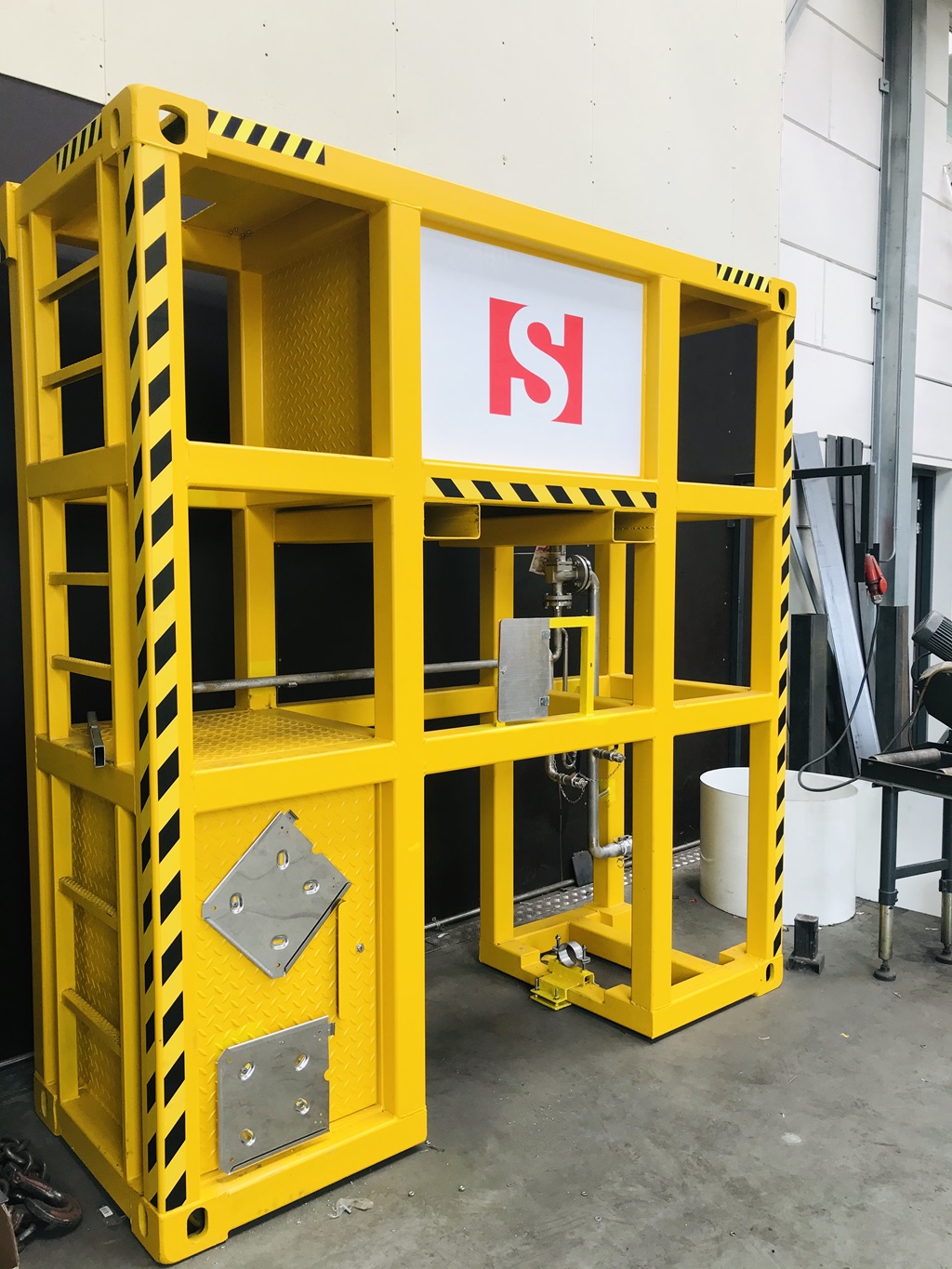 Tailor-made solutions for end-to-end success | Stolt Tank Containers